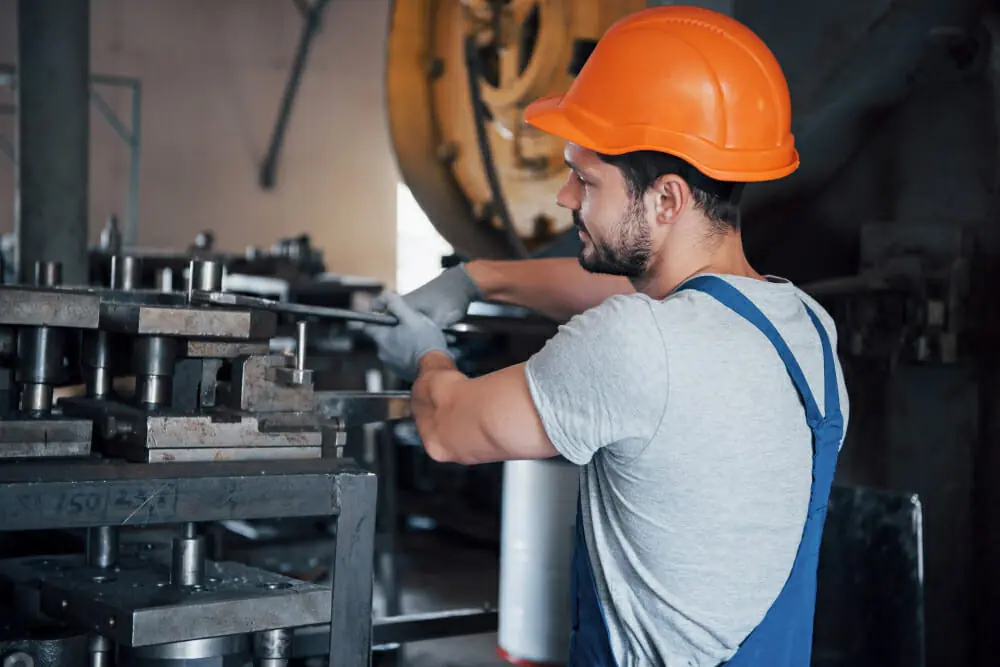 The Machinery Installation Process: From Plan to Reality - Alltracon ...