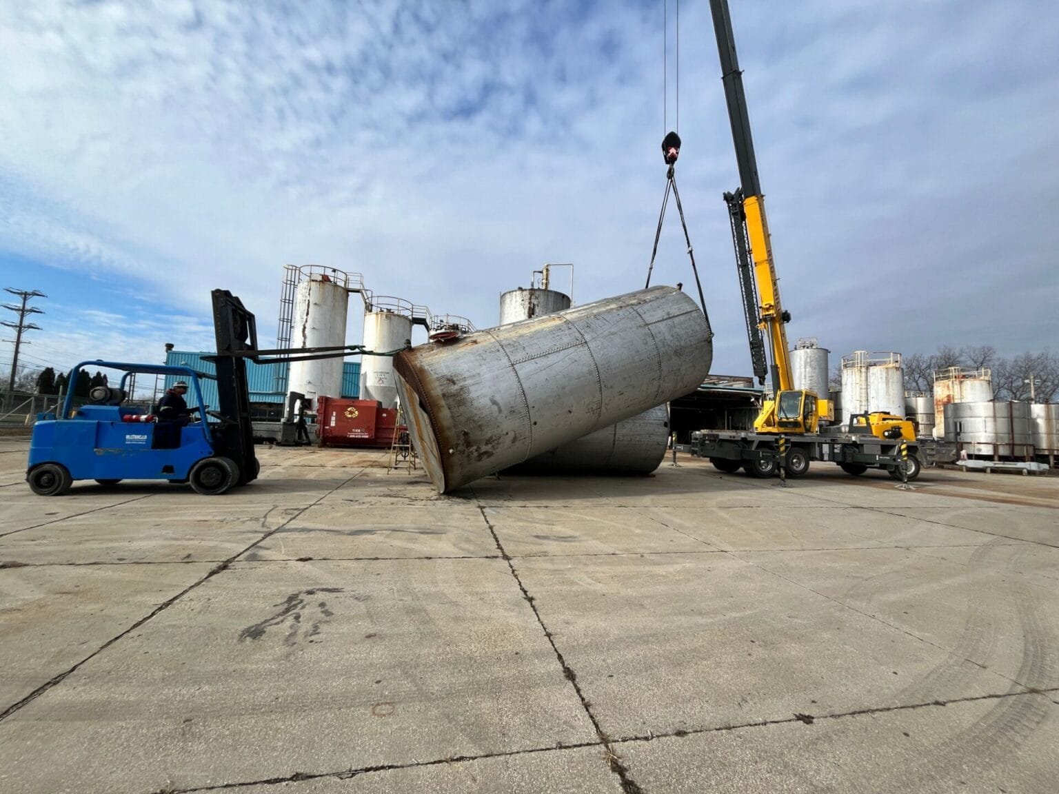 Advanced Rigging Techniques for Complex Lifts - Alltracon Machinery ...